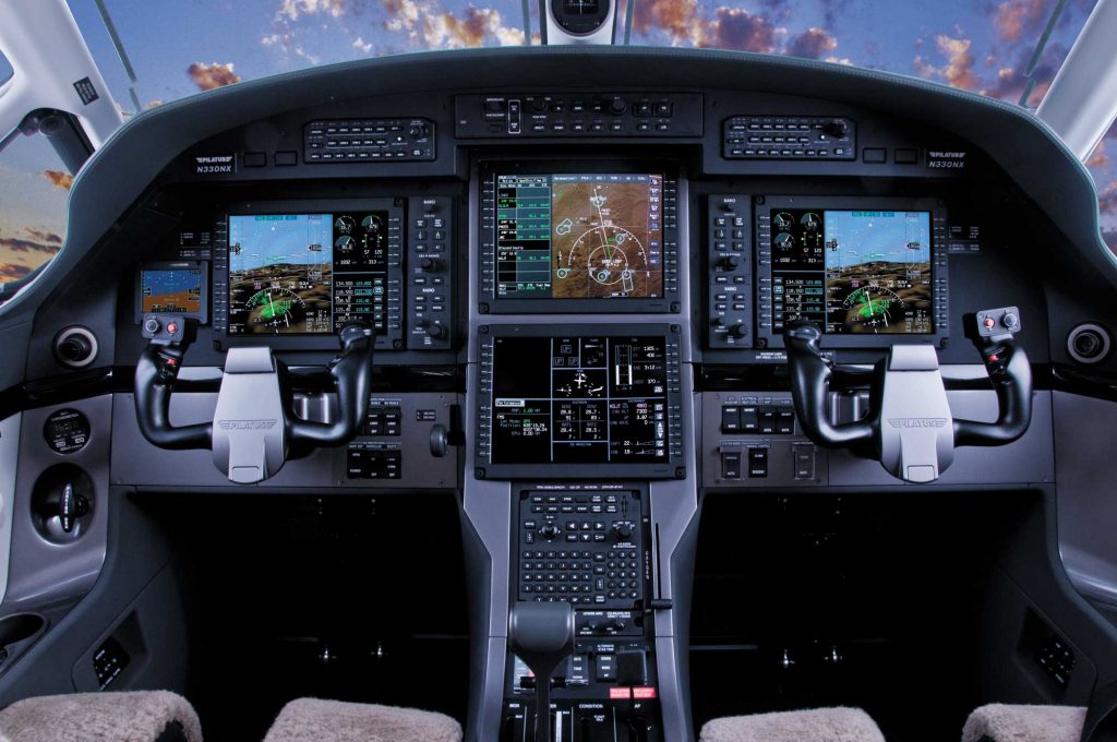 weba226c8df2338cf923efd5226dcac87c3-pilatus-pc-12-ng-cockpit-1_poster_01